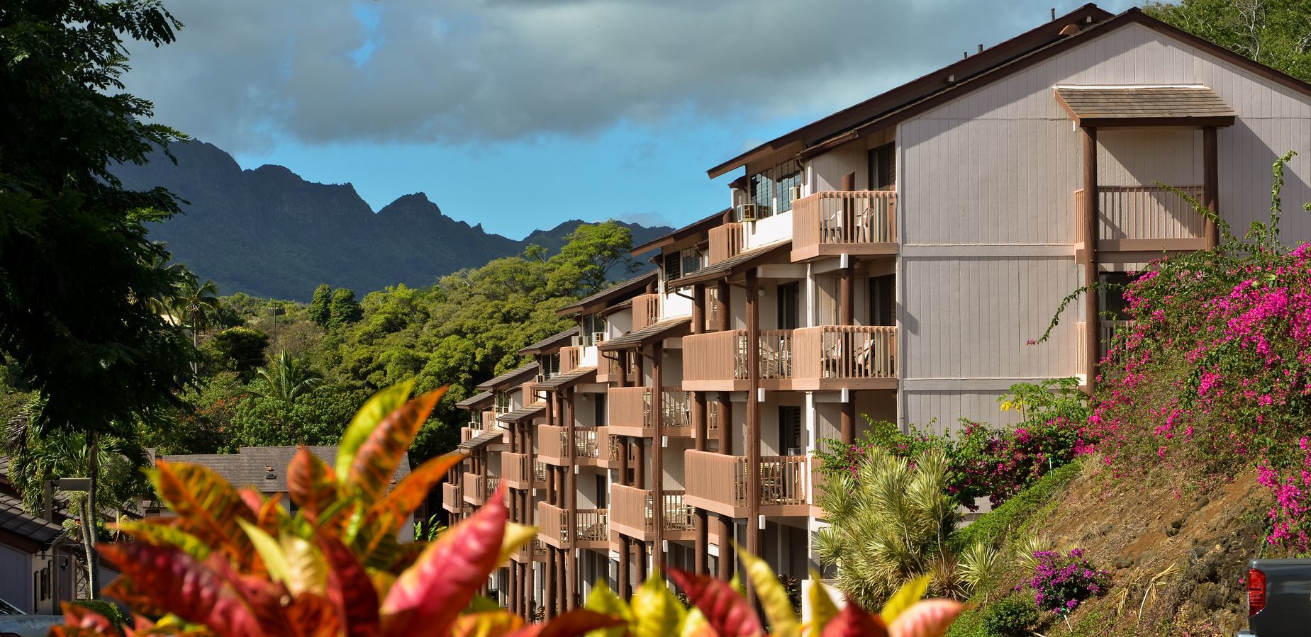 El Capitan Hotel | Properties | Curator Hotel & Resort Collection