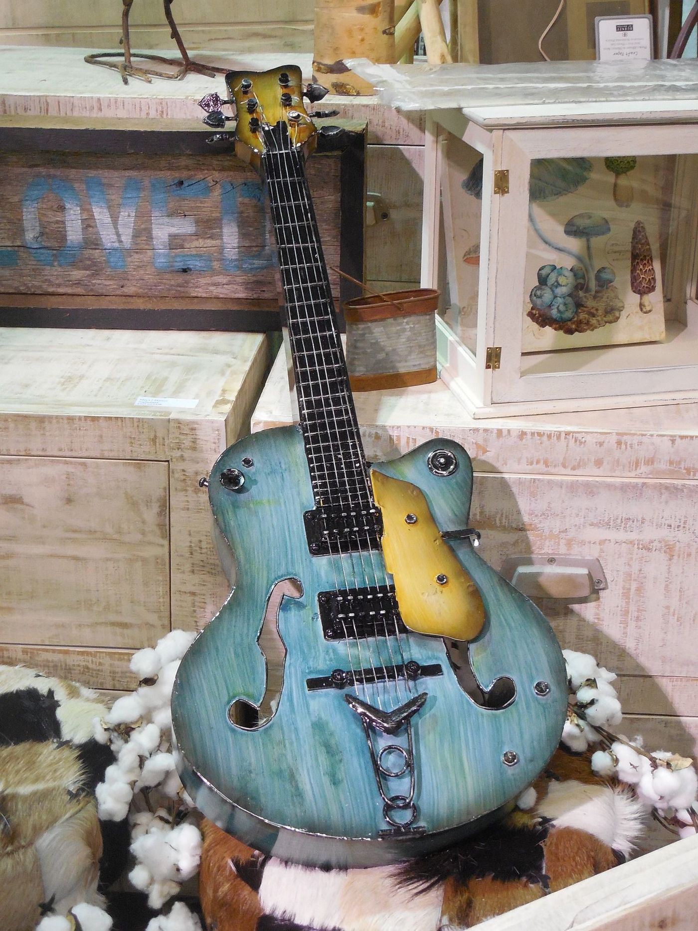 Relive the Grunge Era: Seattle Grunge Redux Walking Tour