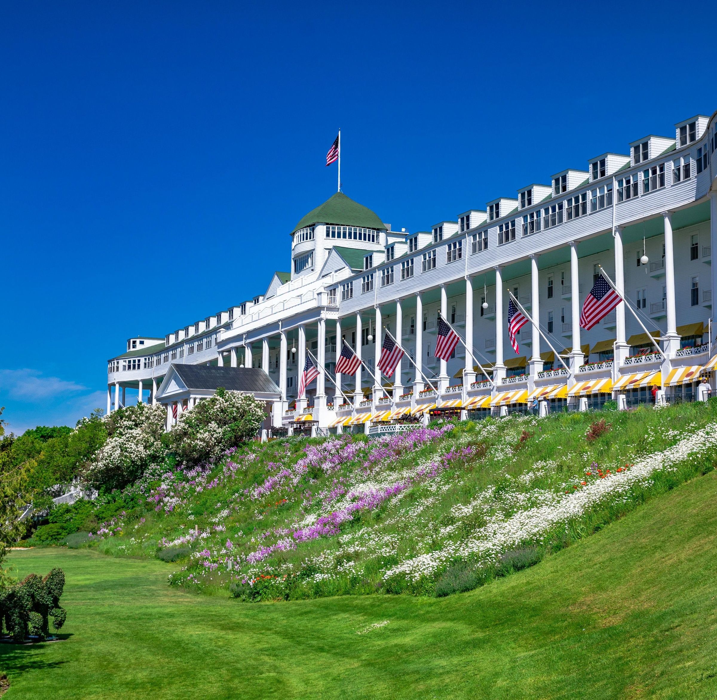 Davidson Hotels: A Portfolio of Award-Winning Hotels and Resorts